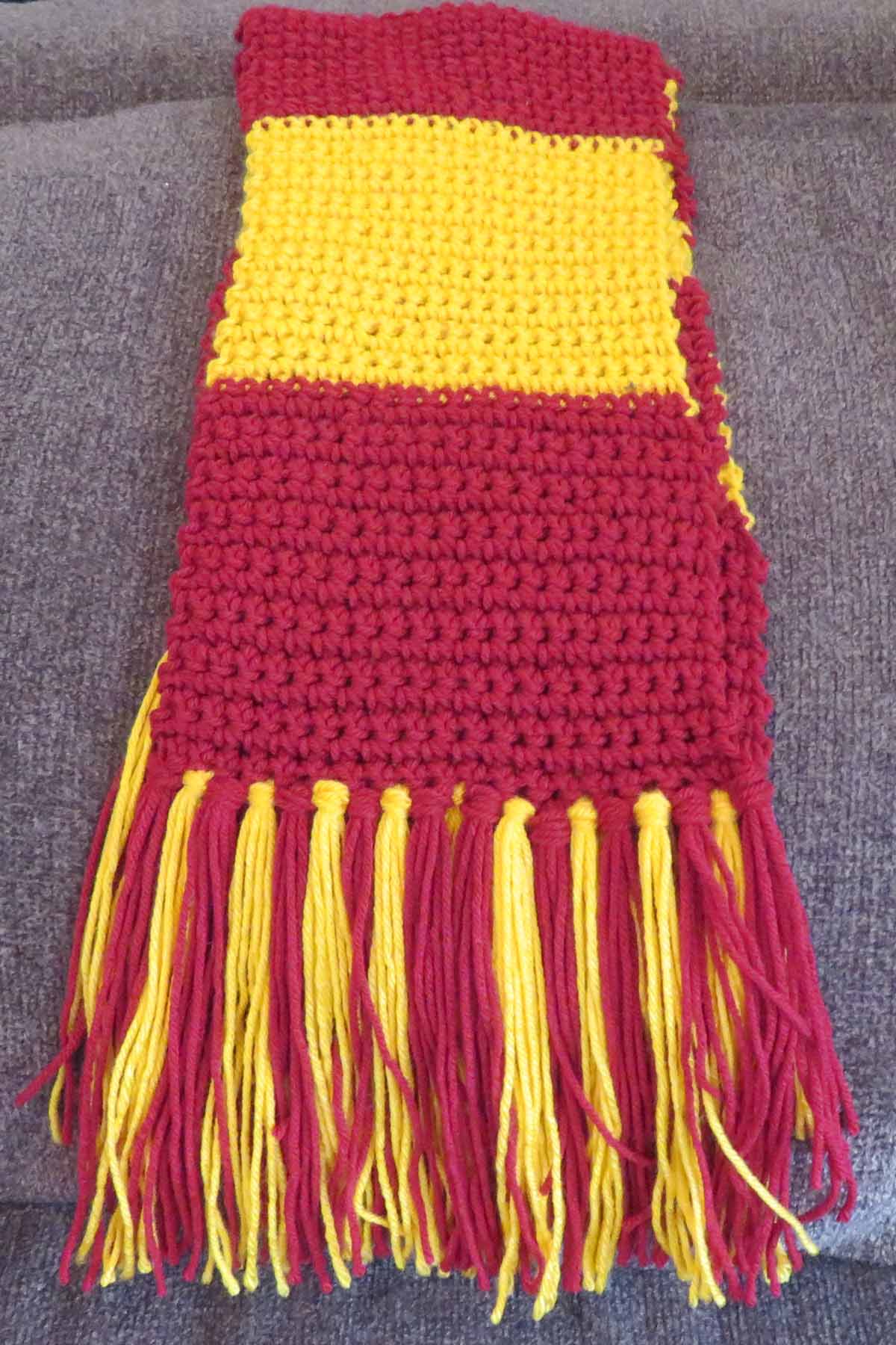 Crochet: Harry Potter 1st Year Scarf- for children * Shannon's Grotto